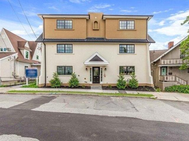 condo with 2 bedroom, Melrose MA DS104115082