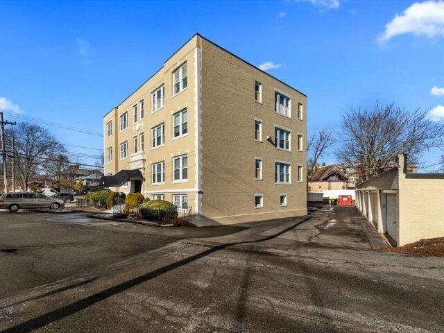 condo with 2 bedroom, Melrose MA DS102827464
