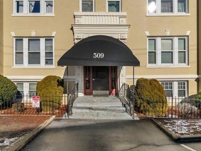 condo with 2 bedroom, Melrose MA ES102827464