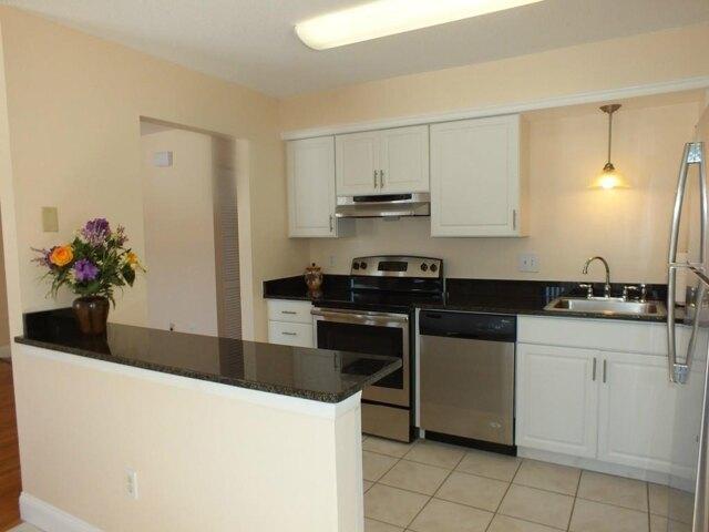 condo with 2 bedroom, Meriden CT ES104187670