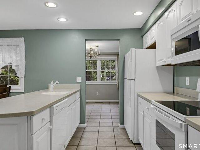 condo with 2 bedroom, Meriden CT ES105206580
