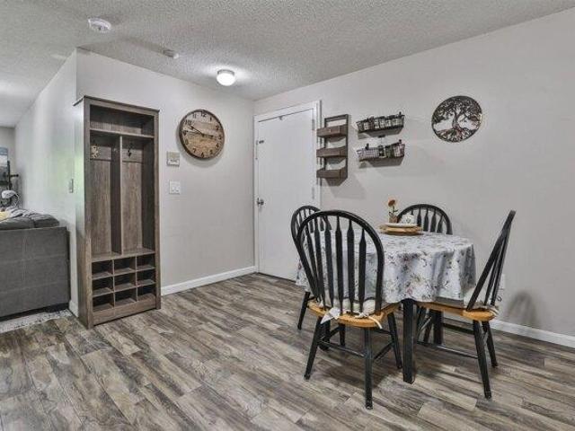 condo with 2 bedroom, Merrimack NH ES104375020