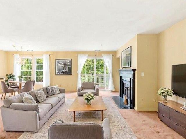 condo with 2 bedroom, Methuen MA ES104116479