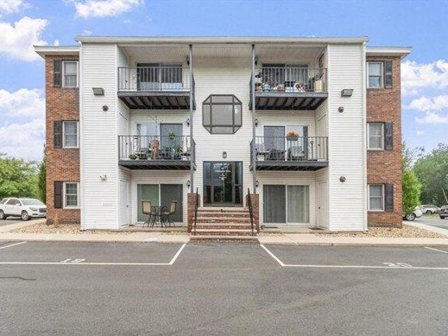 condo with 2 bedroom, Methuen MA ES104808015