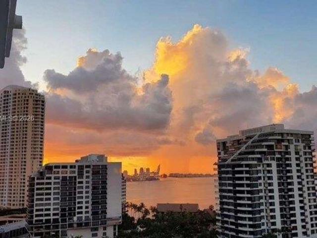 condo with 2 bedroom, Miami FL ES104898990