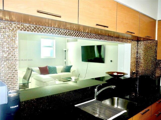 condo with 2 bedroom, Miami FL ES104900282