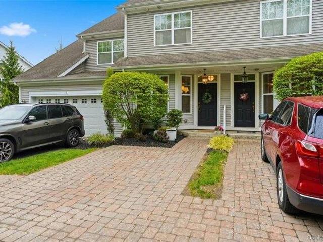 condo with 2 bedroom, Middletown NY DLS102282313