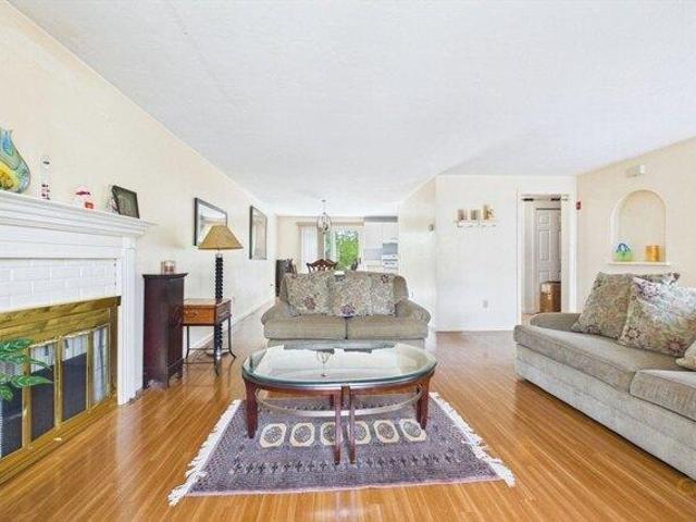 condo with 2 bedroom, Middleboro MA ES105108575