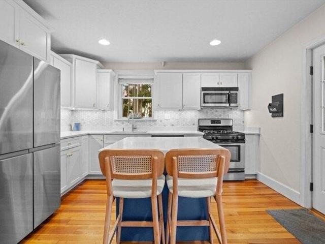 condo with 2 bedroom, Milton MA DLS103017324