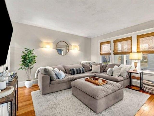 condo with 2 bedroom, Milton MA ES102823106