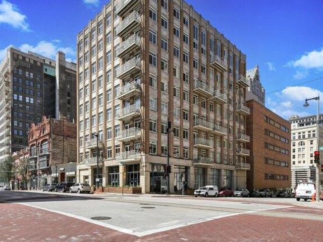 condo with 2 bedroom, Milwaukee WI DS93171695