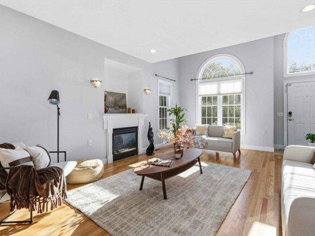 condo with 2 bedroom, Milford MA ES103444441