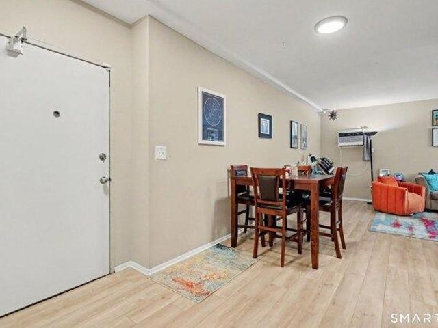 condo with 2 bedroom, Milford CT ES104262916