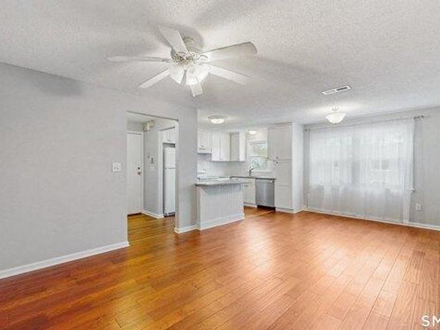 condo with 2 bedroom, Milford CT ES105113317