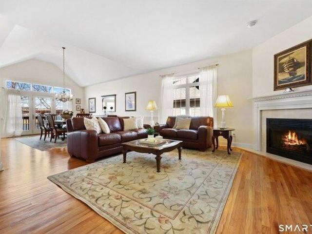condo with 2 bedroom, Milford CT ES103099877