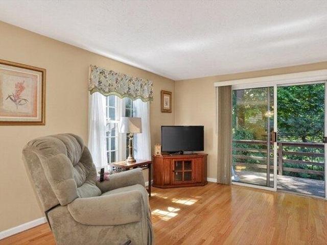 condo with 2 bedroom, Millis MA DS103250903