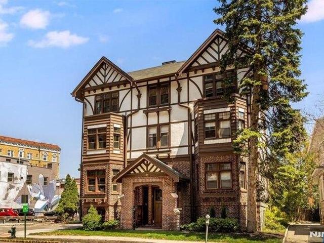 condo with 2 bedroom, Montclair NJ DS102825937