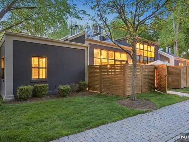 condo with 2 bedroom, Montclair NJ DS102258314