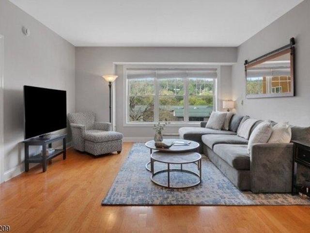 condo with 2 bedroom, Montclair NJ DS103159106