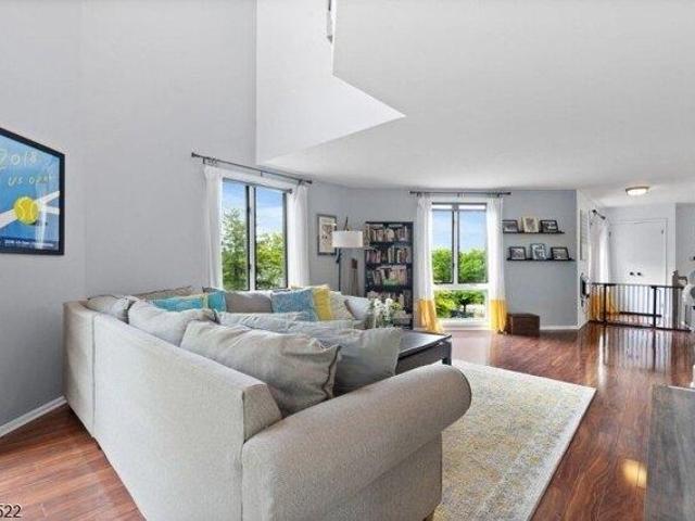 condo with 2 bedroom, Montclair NJ ES103619688
