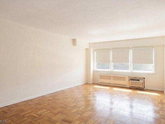 condo with 2 bedroom, Montclair NJ ES104233427
