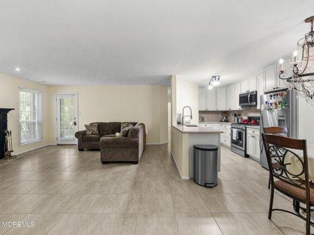condo with 2 bedroom, Morganville NJ ES104604712