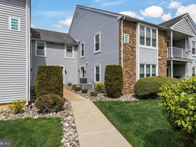 condo with 2 bedroom, Mount Laurel NJ DS102256472