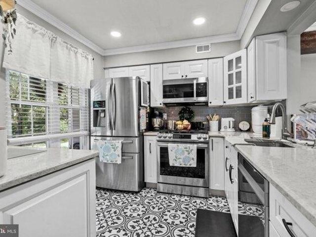 condo with 2 bedroom, Mount Laurel NJ ES105155785