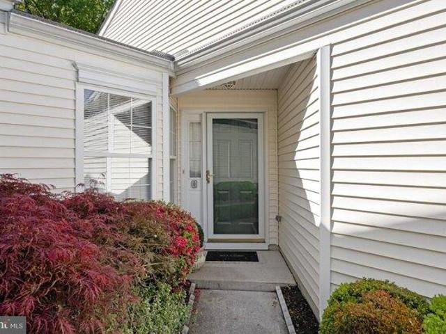 condo with 2 bedroom, Mount Laurel NJ ES105159904