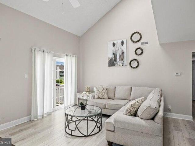 condo with 2 bedroom, Mount Laurel NJ ES105174701
