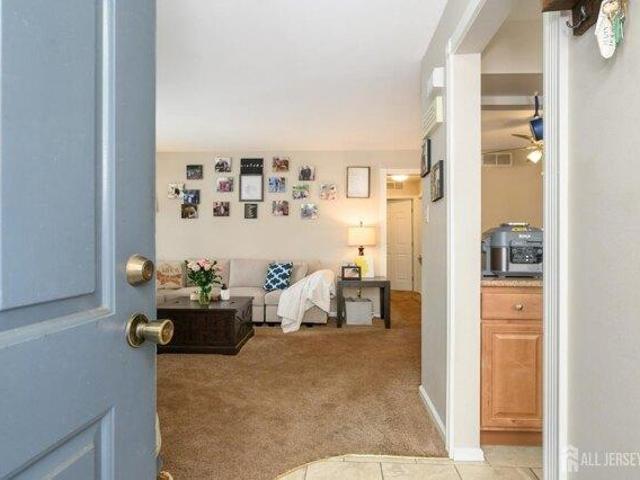 condo with 2 bedroom, Mount Laurel NJ ES105204643
