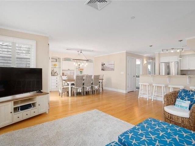 condo with 2 bedroom, Narragansett RI ES103074384