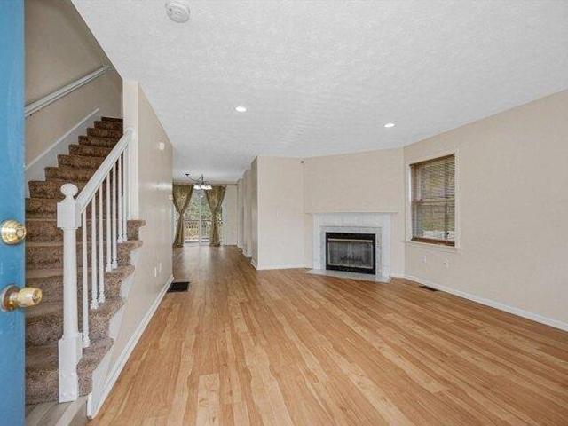 condo with 2 bedroom, Nashua NH DLS103034077