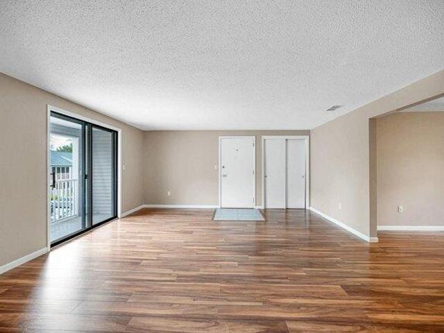 condo with 2 bedroom, Nashua NH DLS103069498