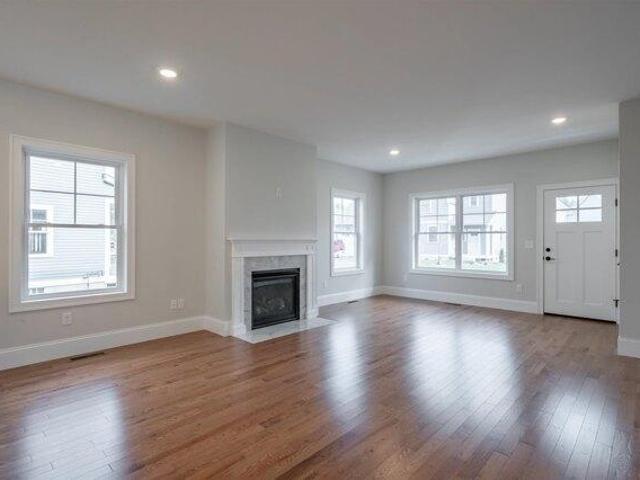 condo with 2 bedroom, Nashua NH DS102591786
