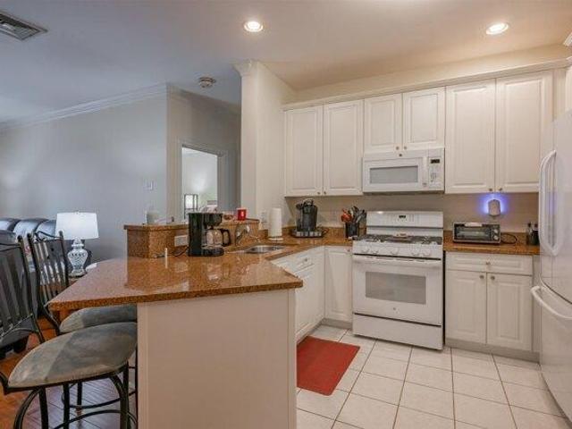 condo with 2 bedroom, Nashua NH DS102029558