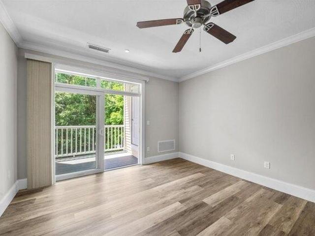condo with 2 bedroom, Nashua NH DS104440834