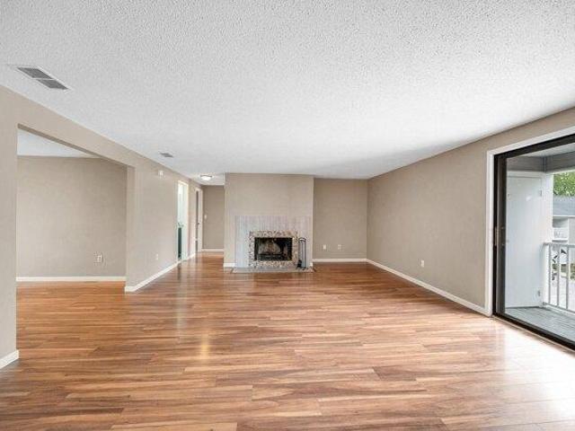condo with 2 bedroom, Nashua NH ES103069498