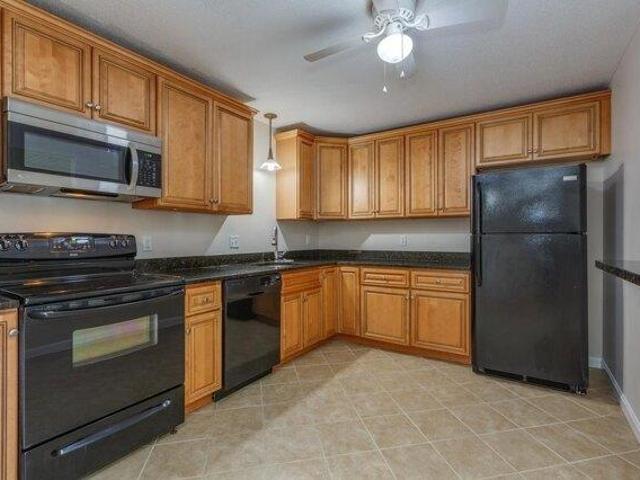 condo with 2 bedroom, Nashua NH ES104853297