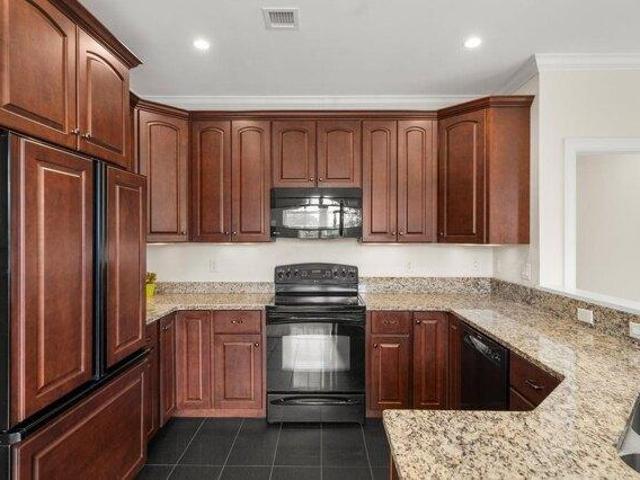 condo with 2 bedroom, Nashua NH ES105095817