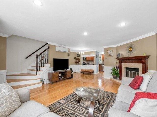 condo with 2 bedroom, Nashua NH ES105142825