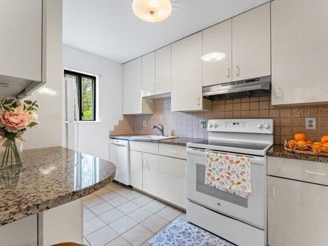 condo with 2 bedroom, Natick MA ES103494746