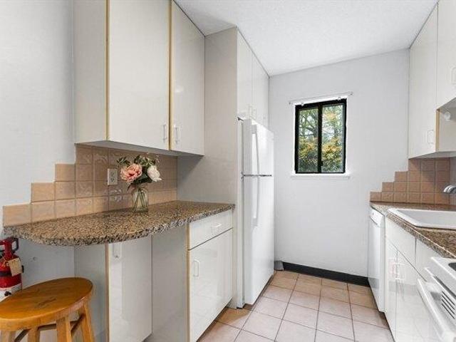 condo with 2 bedroom, Natick MA ES103074016