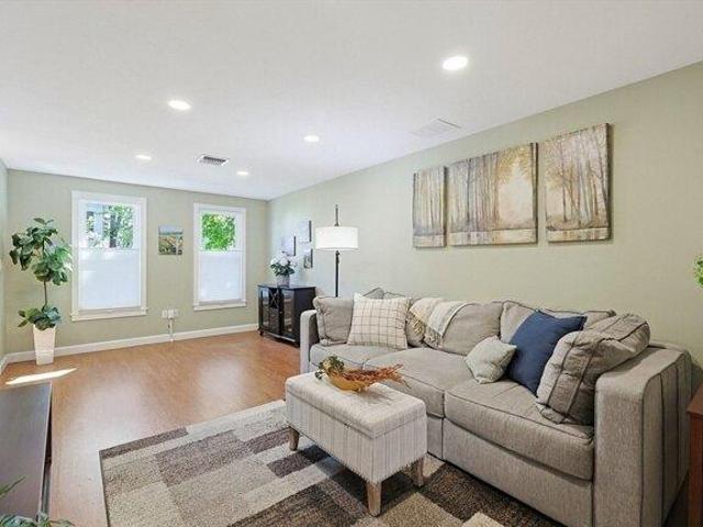 condo with 2 bedroom, Natick MA ES103160999