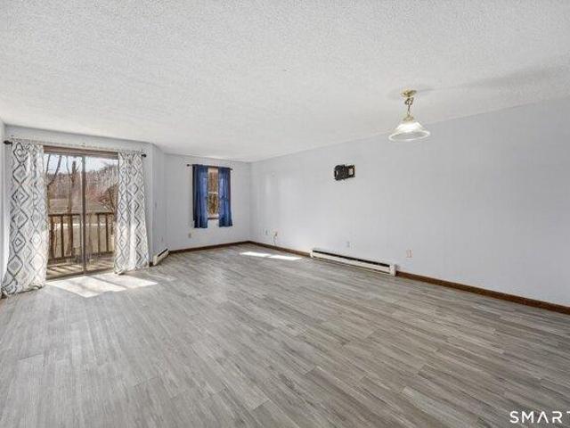 condo with 2 bedroom, Naugatuck CT ES104152996