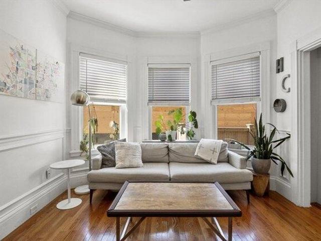 condo with 2 bedroom, Newton MA DLS102443526