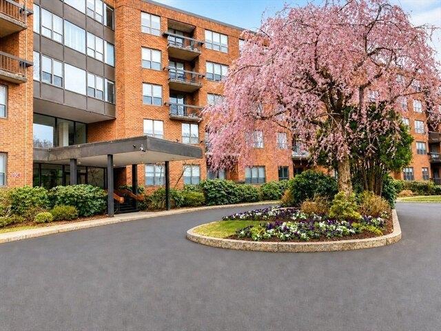 condo with 2 bedroom, Newton MA DLS102593037