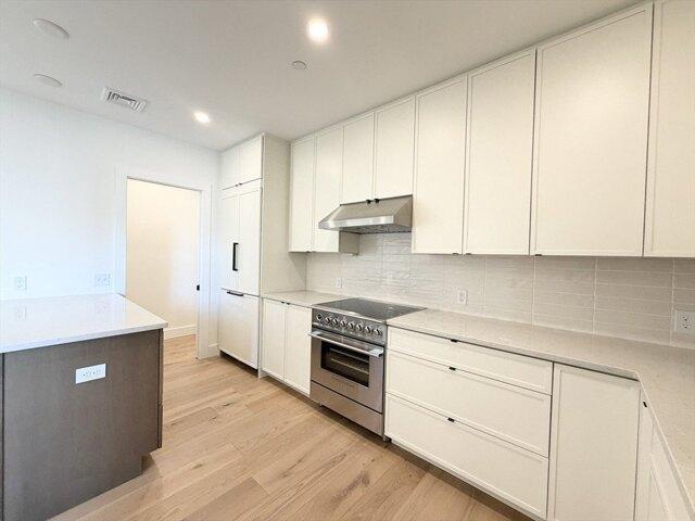 condo with 2 bedroom, Newton MA DLS102671142