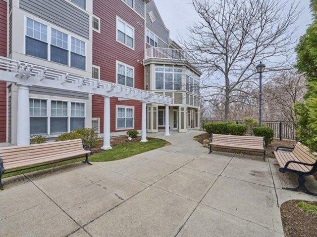 condo with 2 bedroom, Newton MA DS101998040