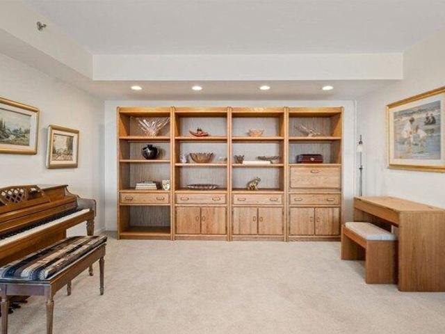 condo with 2 bedroom, Newton MA ES103431218